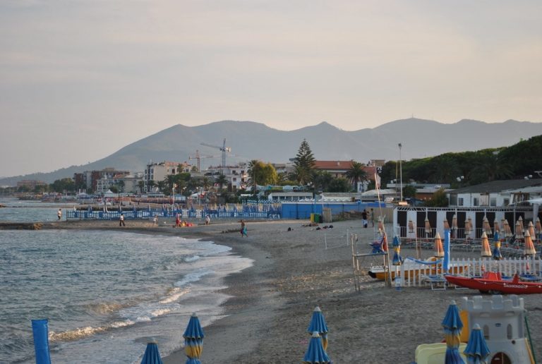 Ceriale (Liguria): spiagge per famiglie e calette segrete. | WePlaya